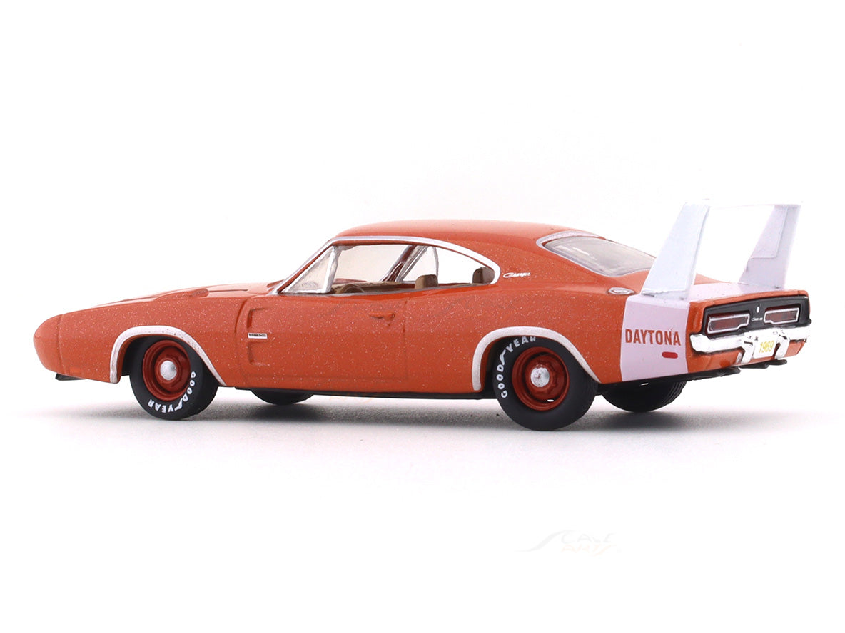 1969 Dodge Charger Daytona HEMI orange 1:64 M2 Machines diecast scale ...