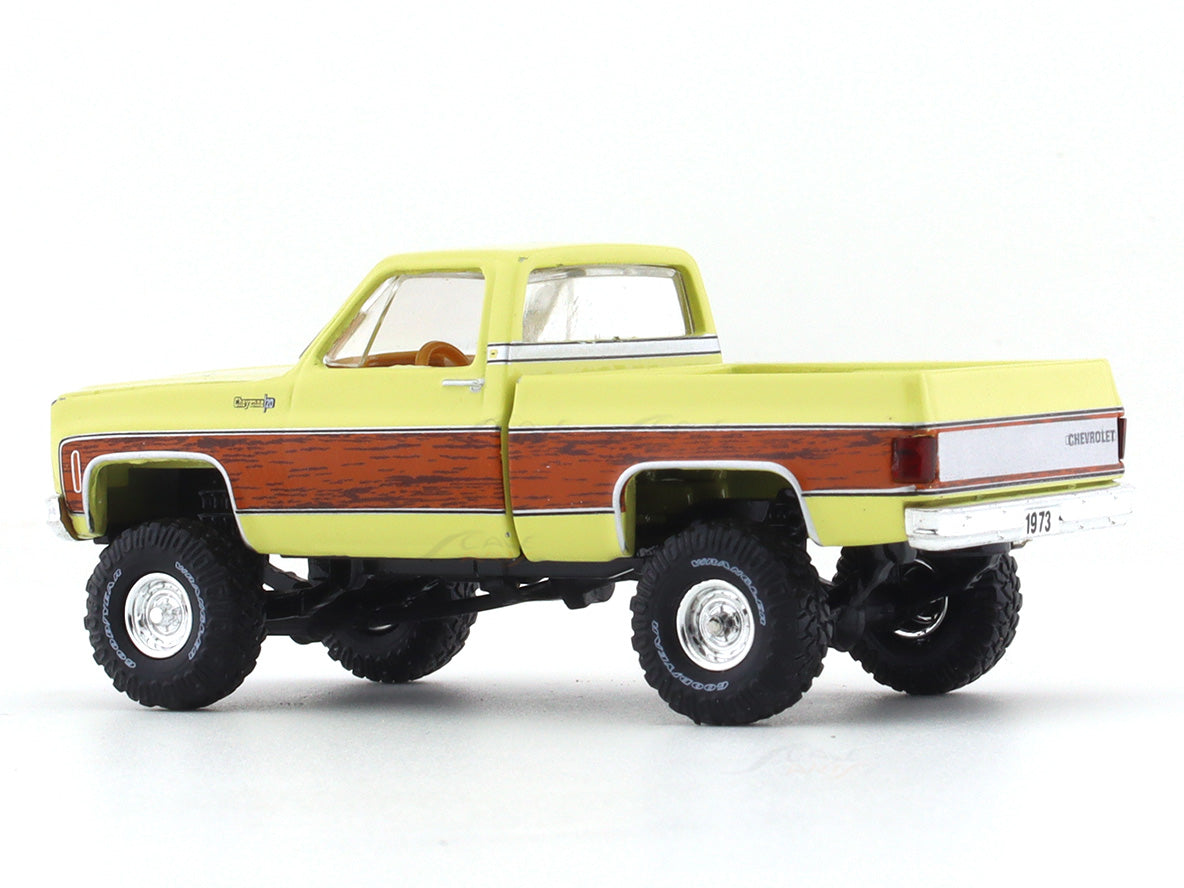 1973 Chevrolet Cheyenne Super 20 yellow 1:64 M2 Machines diecast scale ...