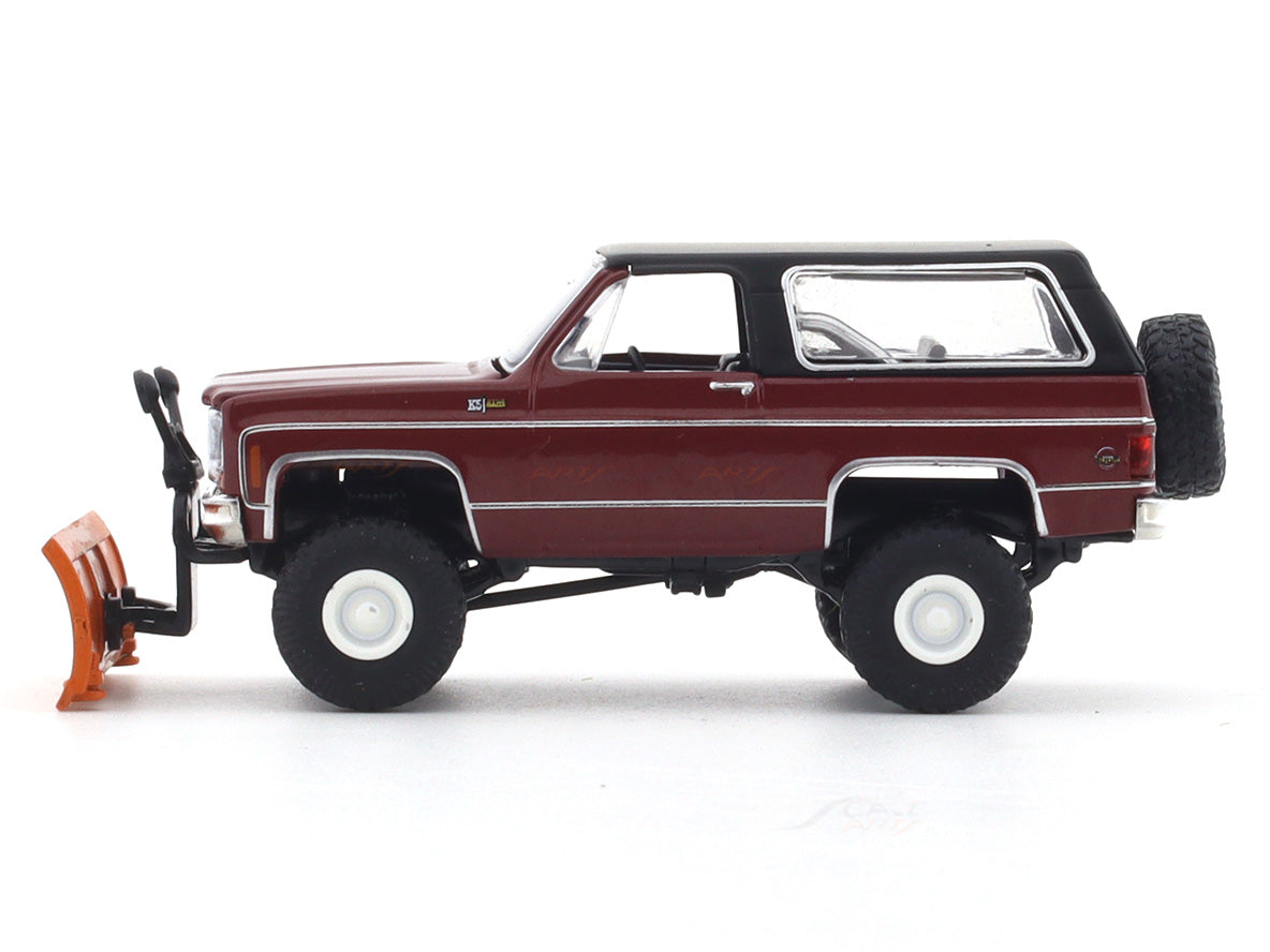 1974 Chevrolet K5 Blazer snow plow 1:64 M2 Machines licensed diecast ...