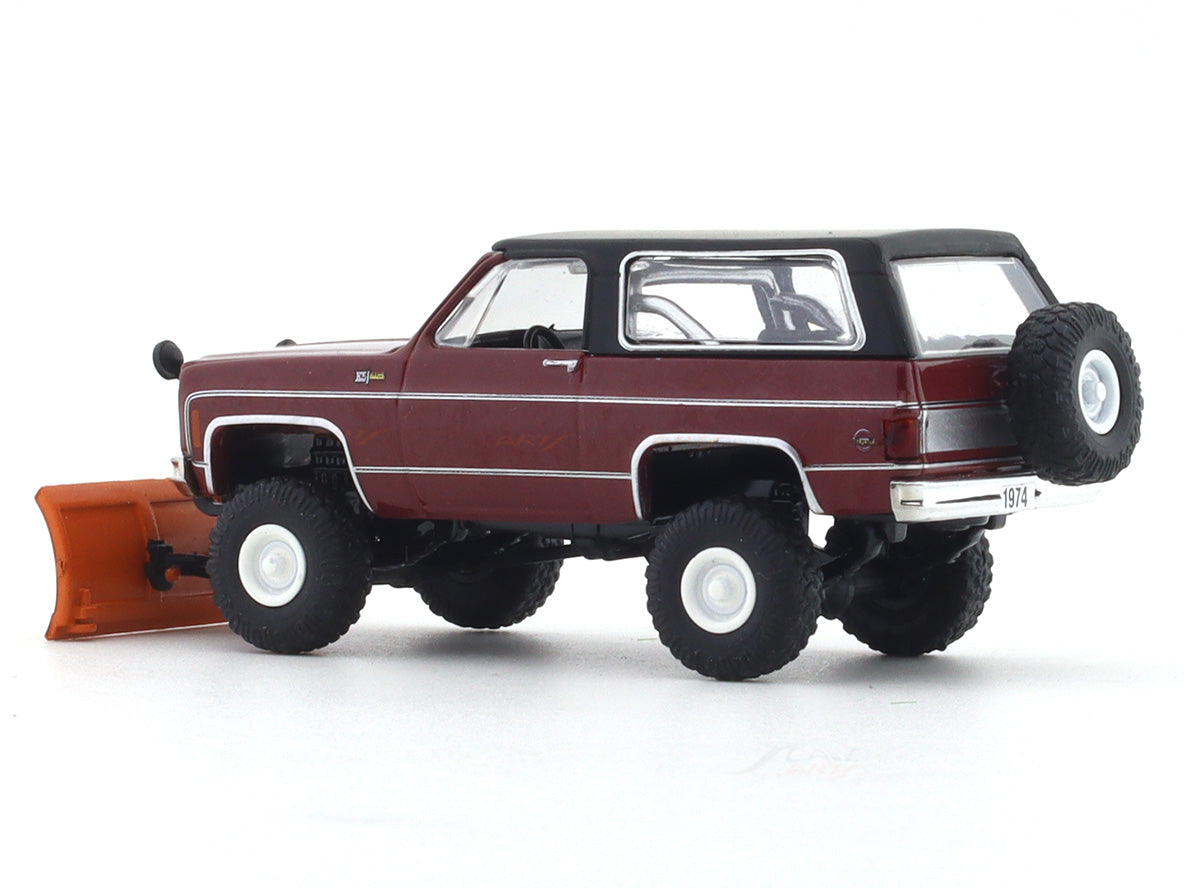 1974 Chevrolet K5 Blazer snow plow 1:64 M2 Machines licensed diecast ...