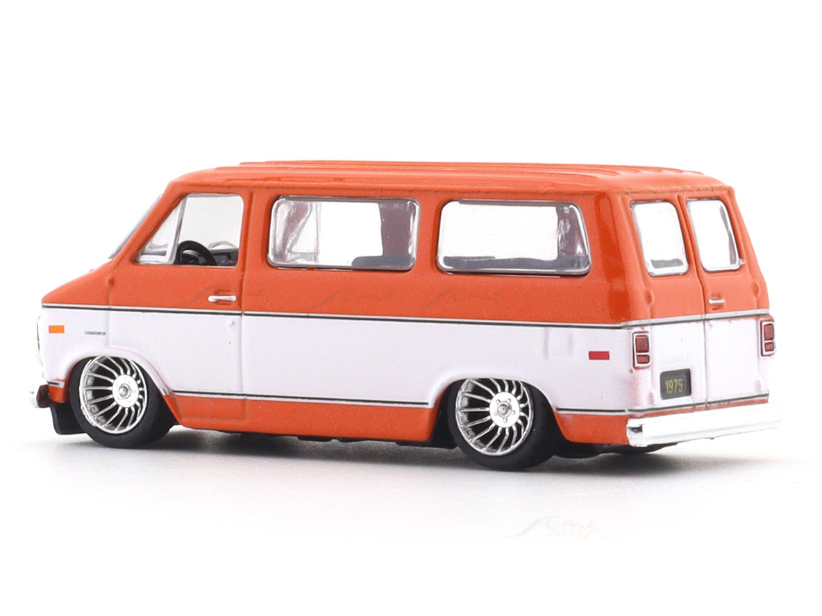 1975 Chevrolet Van G10 1:64 M2 Machines licensed diecast scale model ...