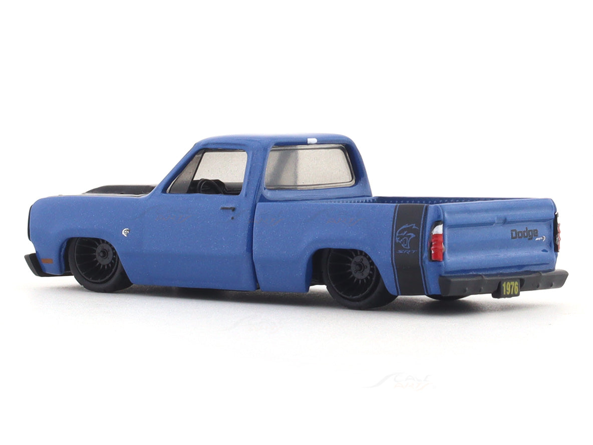 1976 Dodge Adventurer 150-Custom blue 1:64 M2 Machines licensed diecast ...