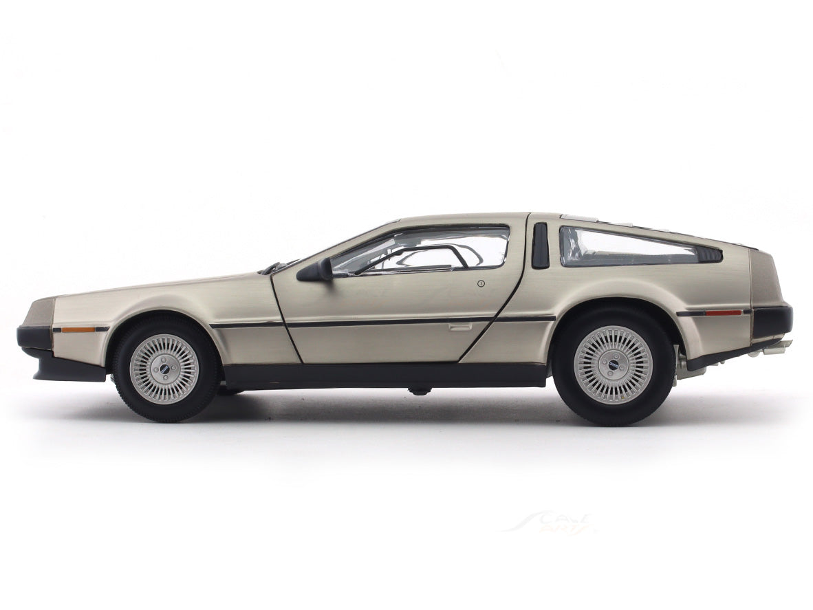 1981 DeLorean DMC 12 Coupe 1:18 SunStar diecast scale model car ...
