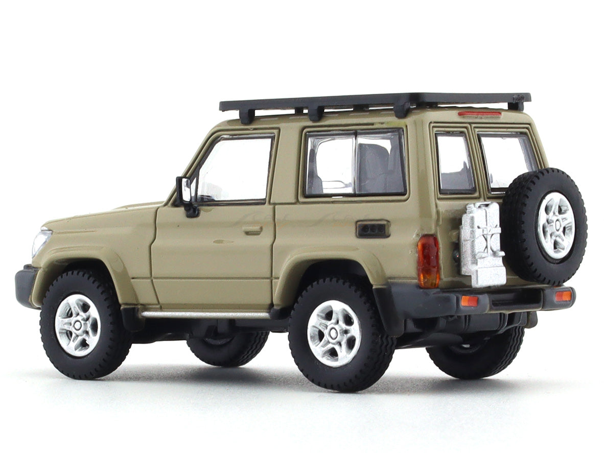 2014 Toyota Land Cruiser 71 Sandy Toupe 1:64 Para64 diecast scale model ...