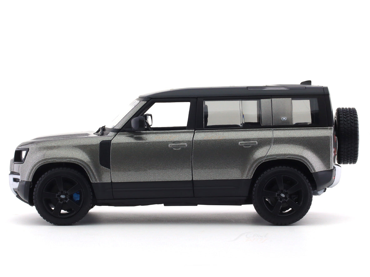 2022 Land Rover Defender 110 silver 1:24 Bburago licensed diecast Scale ...