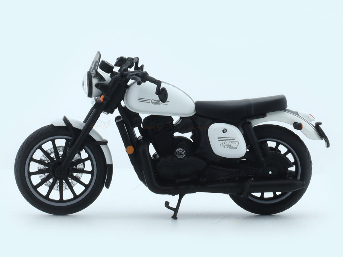 Jawa 42 White 1:18 Maisto licensed diecast scale model bike collectible ...