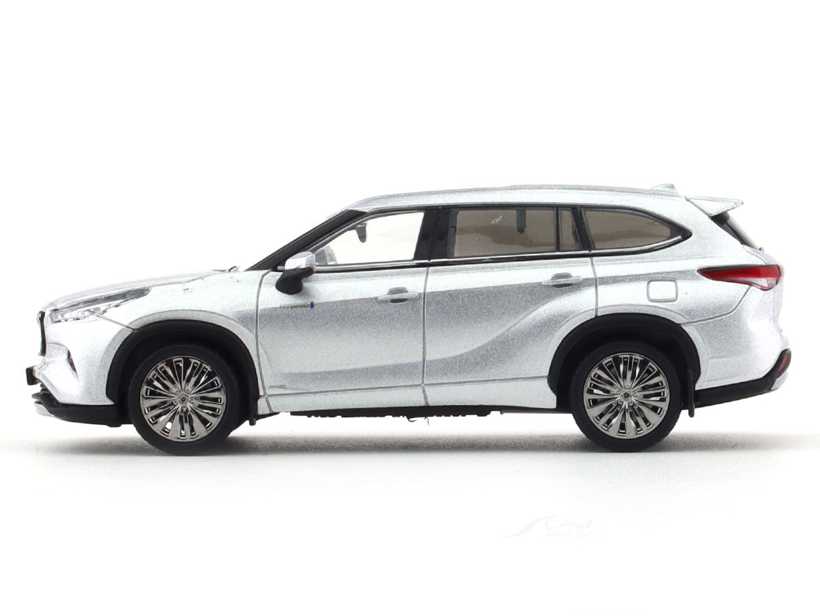 Toyota Highlander Hybrid silver 1:64 LCD diecast scale model ...