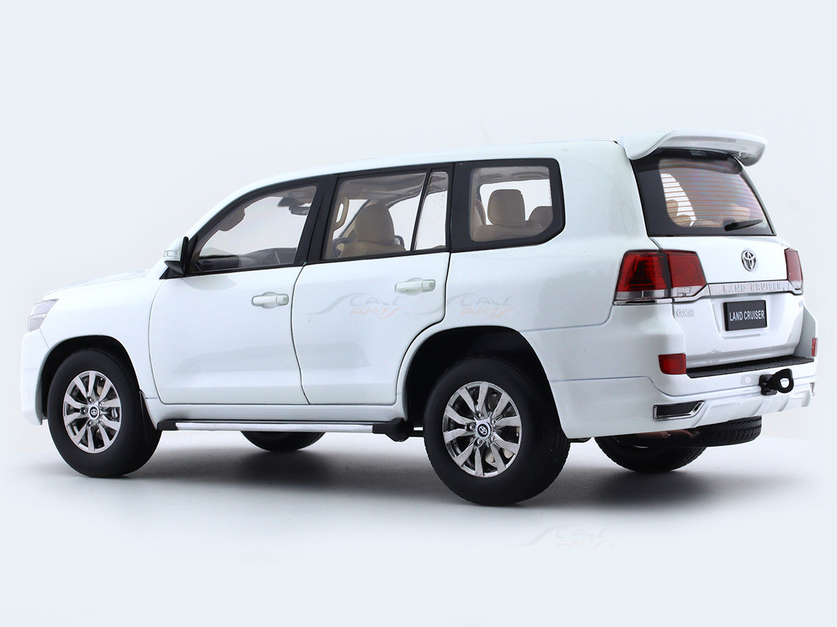 Toyota Land Cruiser LC200 white 1:18 Kengfai diecast Scale Model van ...