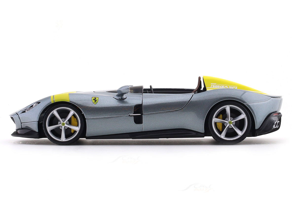 Ferrari Monza SP1 silver with Acrylic case 1:24 Bburago licensed ...