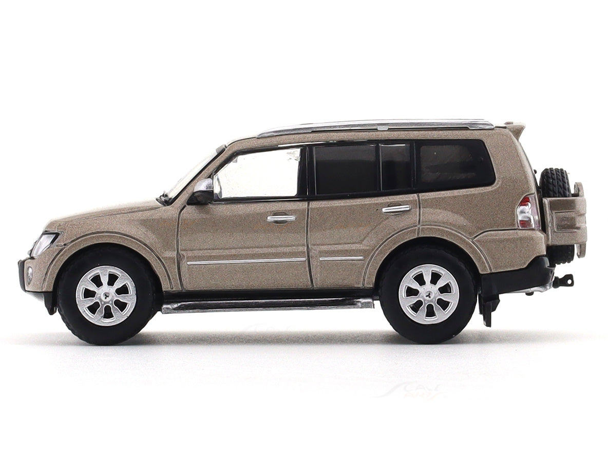 Mitsubishi Pajero V97 golden 1:64 Shadow Pro diecast scale model car ...