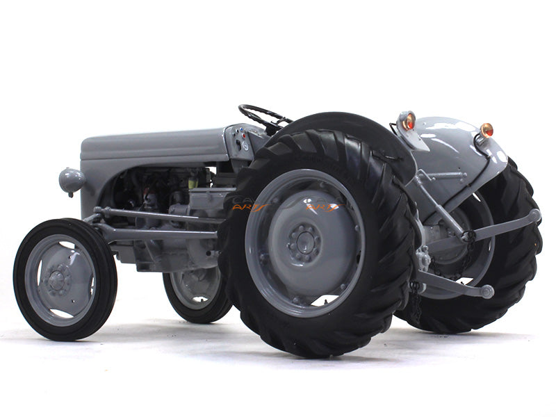 Massey-Ferguson TE20 1:18 Schuco diecast Scale Model Car | Scale Arts India